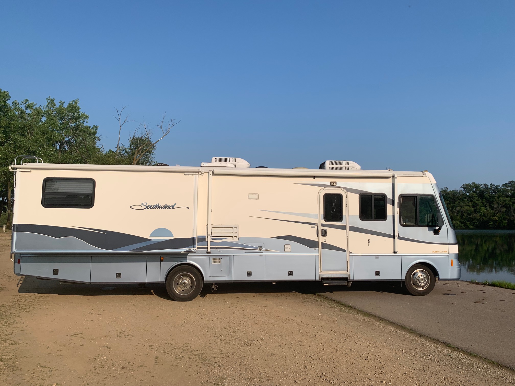 Fleetwood Southwind with 2 slides! | RVPlusYou